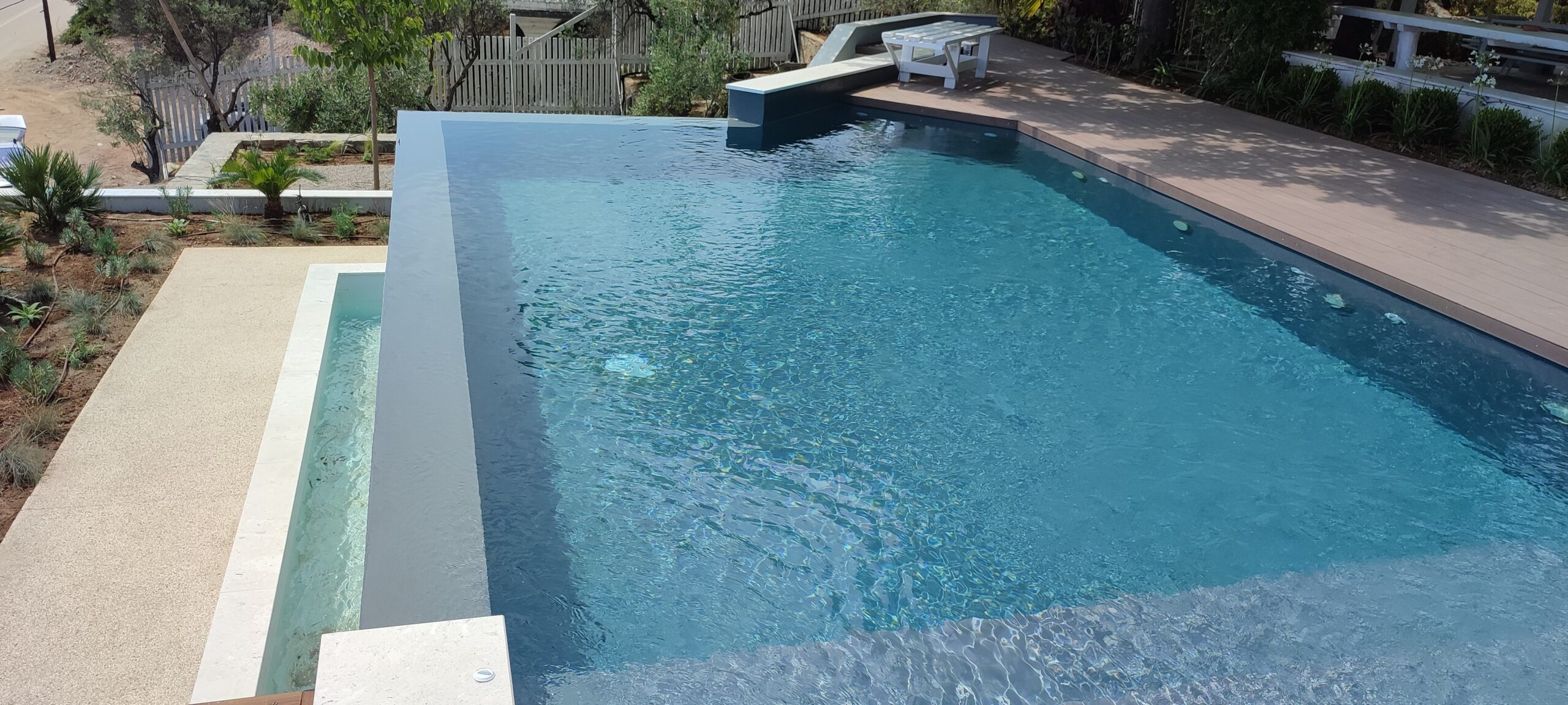 πισινα με καταρρακτη - πισινες ποσειδων